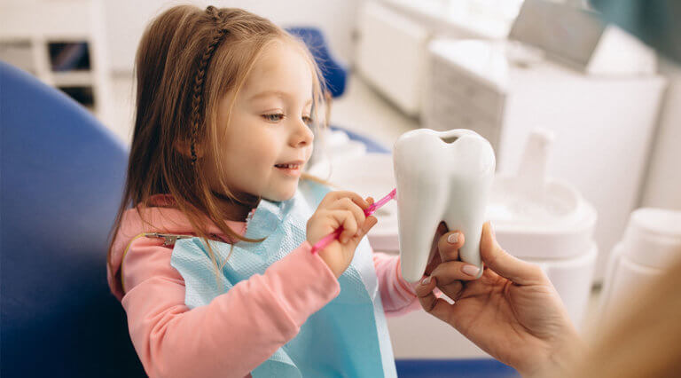 How to Brush Teeth and Visit the Dentist with a Child with Autism ...