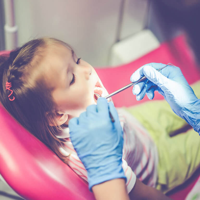 How to Brush Teeth and Visit the Dentist with a Child with Autism ...